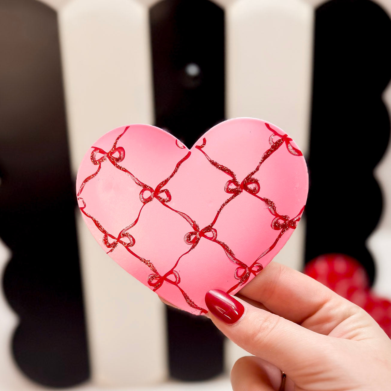 Round Top Collection Pink Heart Magnet – Giddy Up Glamour Boutique