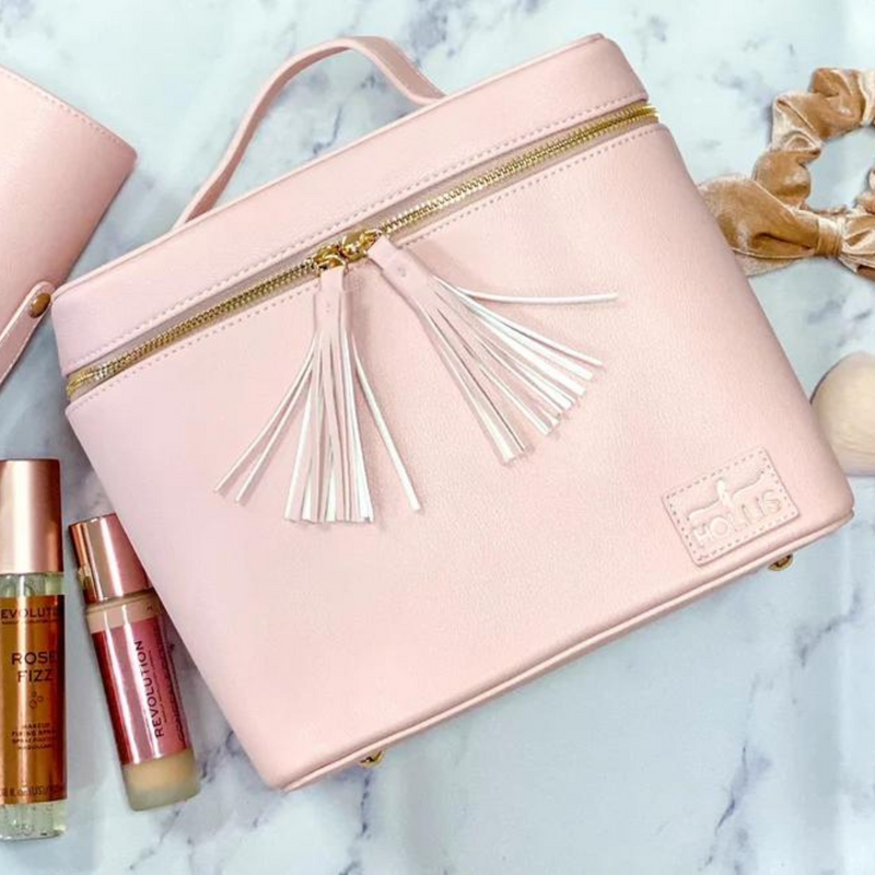 Hollis | Lux Bag in Blush | Trendy pieces for all shapes and sizes.